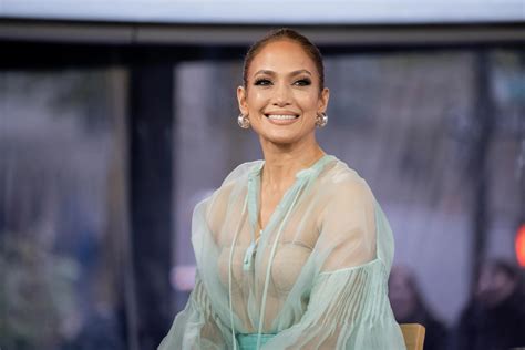 Jennifer Lopez Biography The Life And Career