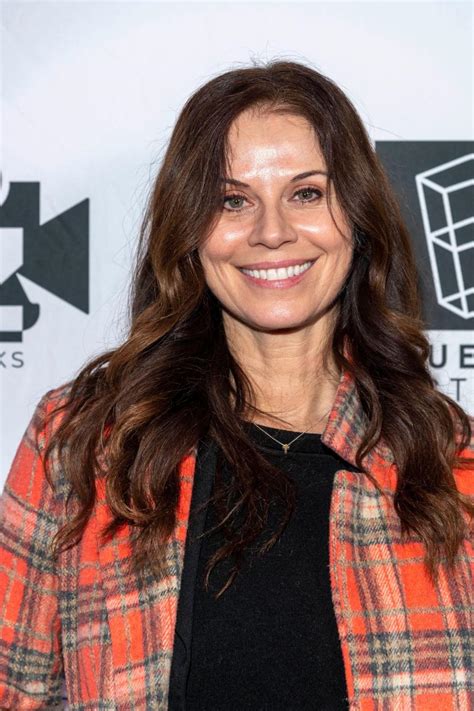 Hasnt Aged A Bit See Two And A Half Mens Chelsea Actress Now At 50