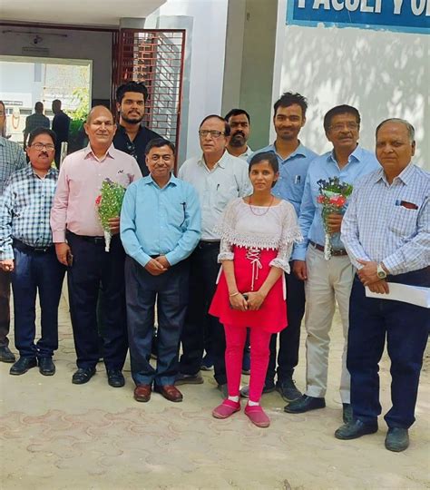 Nandani Verma On Linkedin Speech On Labour Day And Selfi With Labour