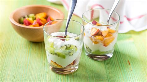 Ensalada De Frutas Con Yogurt Griego Tisú Farm