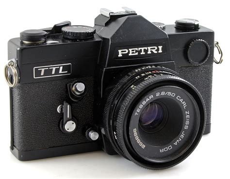 Petri Ttl 35mm Slr Camera With Carl Zeiss Tessar 50mm F28 Lens The