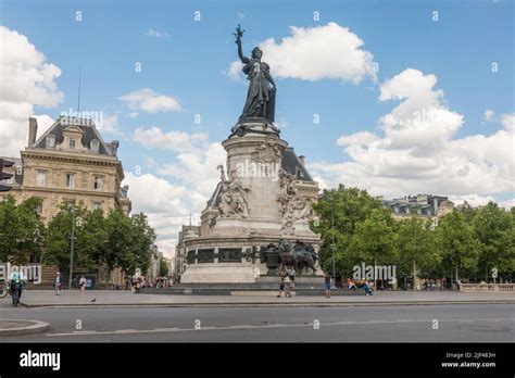 Statue Of Marianne Place De La République Monument à La République