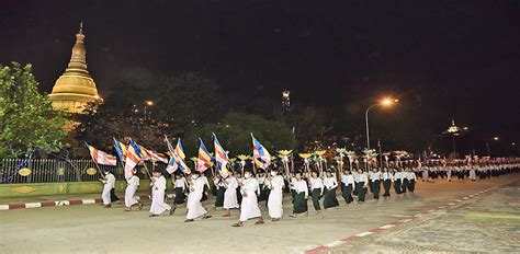 ကဆုန်လပြည့်ဗုဒ္ဓနေ့အထိမ်းအမှတ် ဆီမီးတိုင်များကိုင်ဆောင်၍ လှည့်လည်ပူဇော်ပွဲကျင်းပ Myawady Webportal