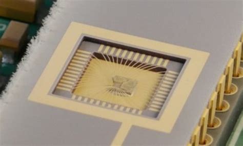 First Quantum Ic With Quantum Dots And Da Circuits On A Cmos Chip Presented Embedded