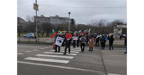 Пчелари протестираха срещу изграждане на вятърни паркове върху земеделски земи Български Фермер