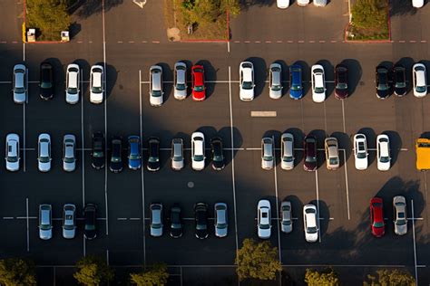 여러 대의 자동차가 주차되어 있는 주차장 높은 해상도 부산 사람이 없다 배경 일러스트 및 사진 무료 다운로드 Pngtree