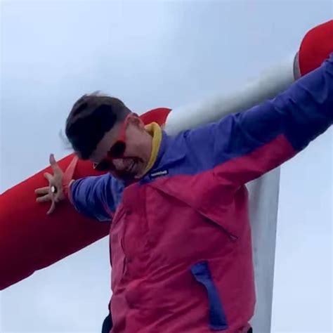 Pin On O X M Oliver Tree Icon Singer