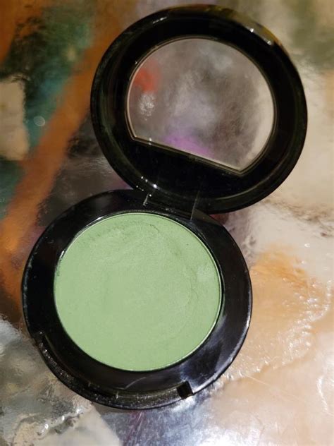 Тени — цена 50 грн в каталоге Тени для век Купить товары для красоты и здоровья по доступной