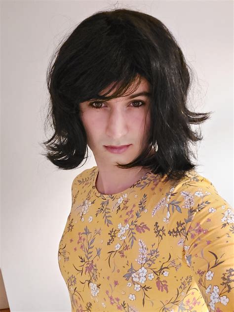First Time Posting My Whole Face I M A Yo Sissy In The Closet Scrolller