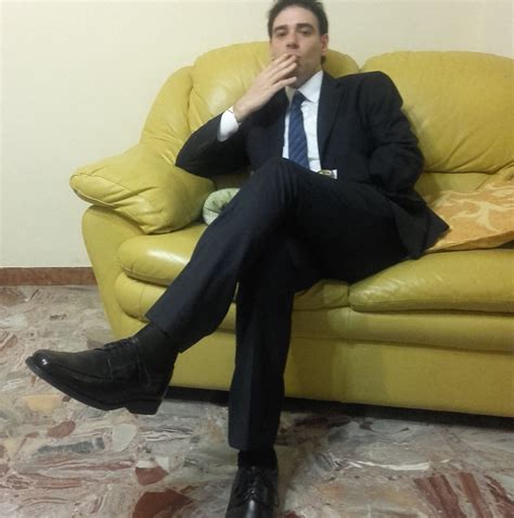 Gli Account Falsi Li Blocco E Li Elimino Nella Mia Pagina Non Cè