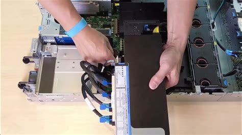 Lenovo Thinksystem Sr655 V3 Removing A Gpu Adapter Youtube