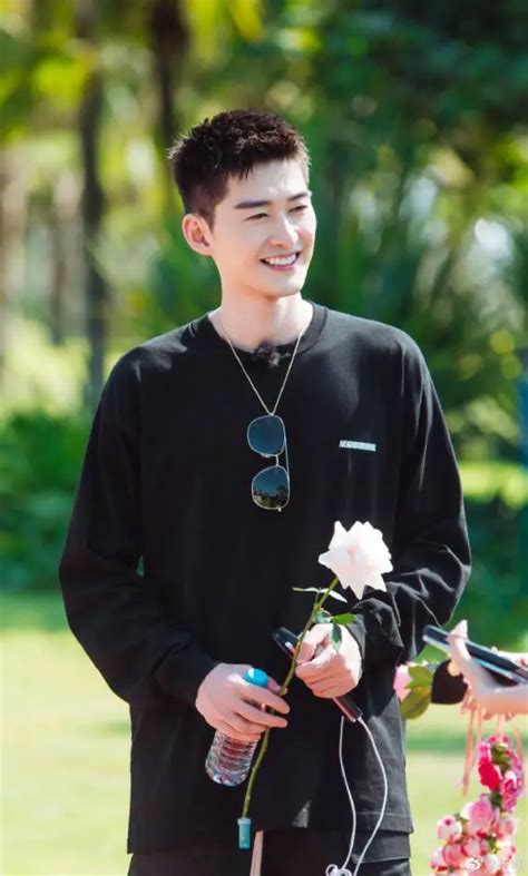 Hans Zhang Han Has Only Had Two Girlfriends In 10 Years Dramapanda