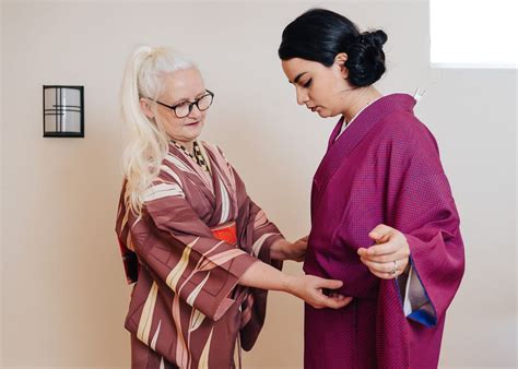 How To Wear A Kimono With Step By Step Pictures And Video