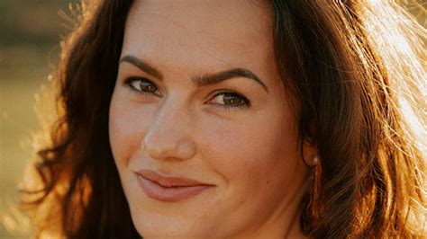 4 Ways To Create A Genuine Soul Connection With The Person You Love According To Experts