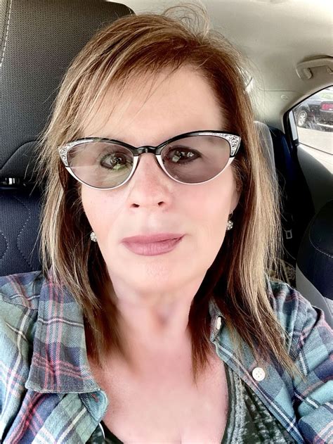 Pin On Online Dating Scammers Scammers Online Dating Rectangle Glass