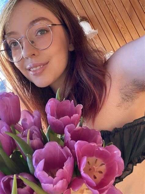 will you smell my armpits or flowers? : r/HairyArmpits