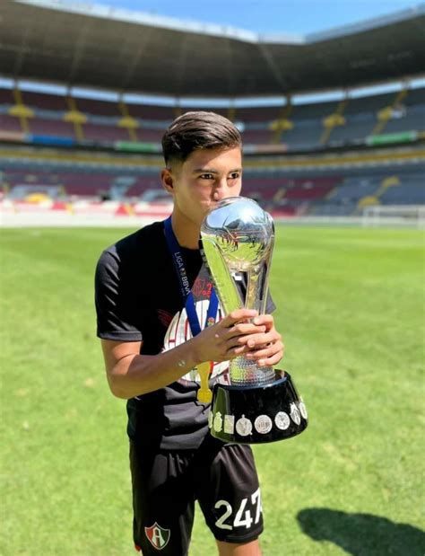 Debuta Promesa Vallartense En Primera División Con El Atlas