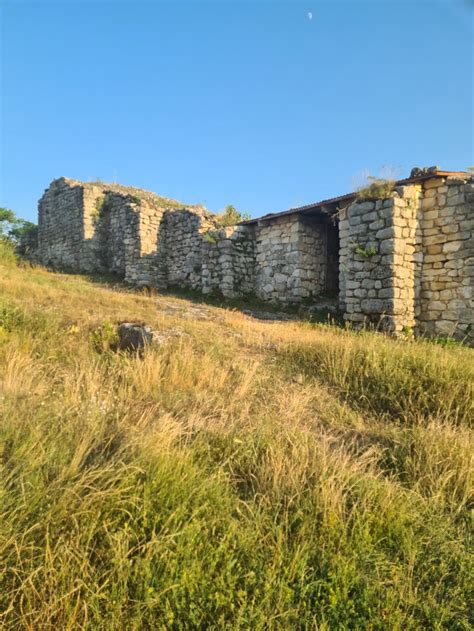 Къща под наем Искрица и Сияйница село Червен Община Иваново