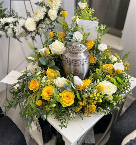 Sympathy And Funeral Flowers Delivery Express Your Sympathy — Azelly