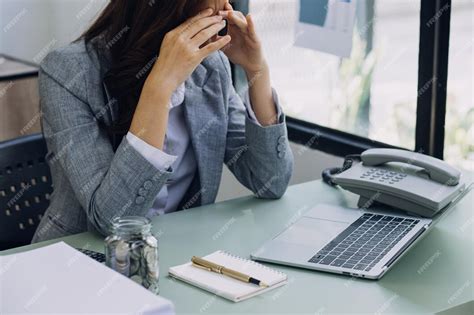 비즈니스 팀 선물 사진 전문 투자자 작업 새로운 시작 프로젝트 금융 회의 키보드 도킹 화면 Foregroundfilter를