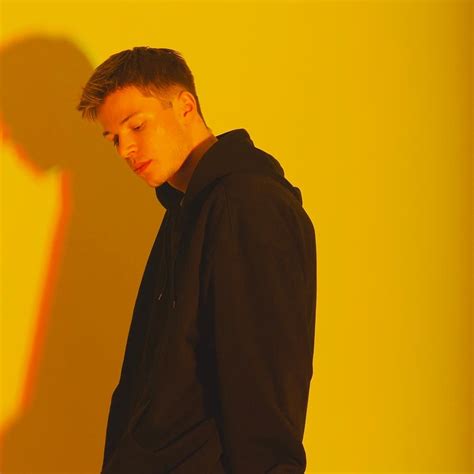 Loui Bear – Ændrer Hun Sig? Lyrics | Genius Lyrics
