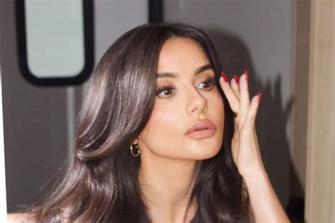 Mikaela Hoover Shines At Superman Press Day With Stunning Look