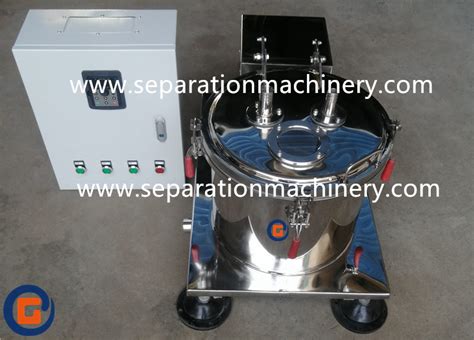 Model 200 And 300 Small Centrifuge For Biological Scientific School