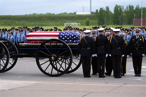 Fallen Mpd Officer Jamal Mitchell Remembered As A Hero During Memorial Service 5