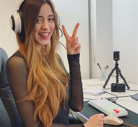 Mia Plays Bio Age Facts Birthday Net Worth Personal Life Family Nationality Height Trivia