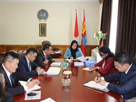 Байнгын хорооны дарга Г Мөнхцэцэг БШУЯ ны төлөөллийг хүлээн авч уулзлаа