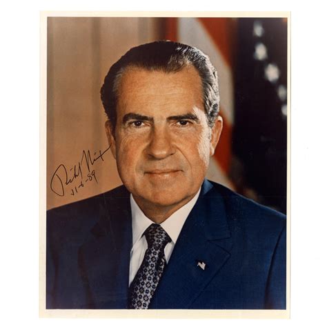 Lot Richard Nixon Signed Presidential Portrait Photo