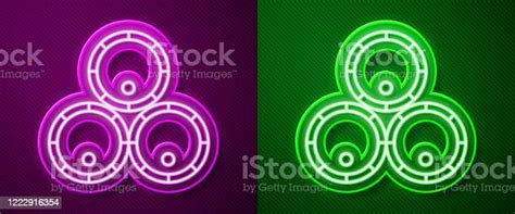 보라색과 녹색 배경에 고립 빛나는 네온 라인 나무 배럴 아이콘입니다 알코올 통 음료 용기 맥주 위스키 와인나무 통 벡터 일러스트레이션 0명에 대한 스톡 벡터 아트 및 기타