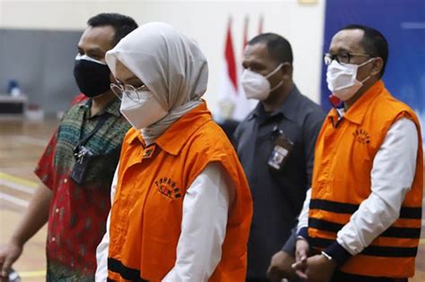 Keluarga Bupati Probolinggo Nonaktif Terdaftar Penerima Bansos Ini