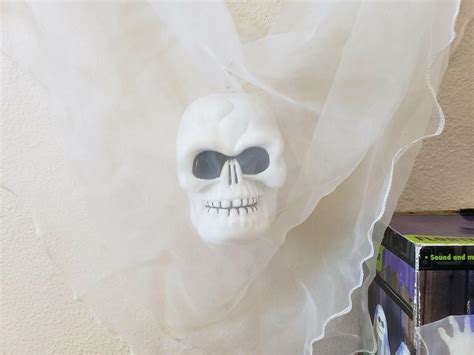 Gemmy Floating Ghost Animated Halloween Motion Sound Hanging Prop Decor