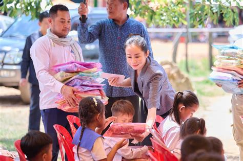 សសយក ក្រសួងព្រះបរមរាជវាំង សសយក ក្រសួងព្រះបរមរាជវាំង