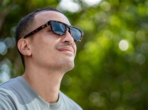 These Light Responsive Prescription Glasses Have Electronic Tint Control