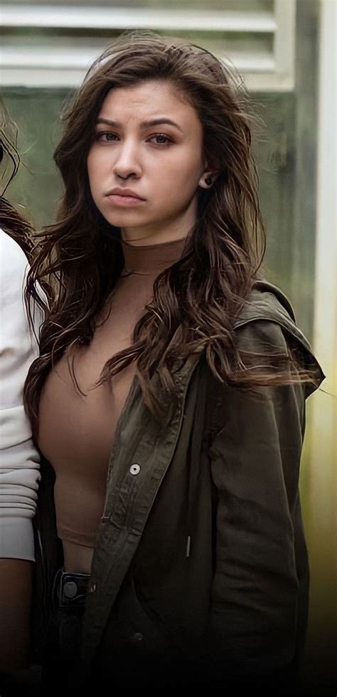 Pin De Funeral Editor ⚰️ En Katelyn Nacon Actrices Mujeres Guapas
