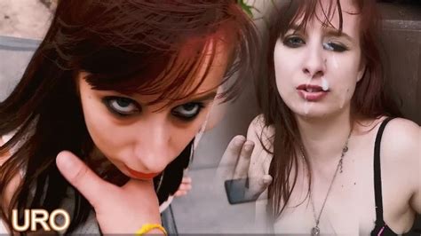 French Teen 尿尿在她的内裤而她吮吸她的房东 Pornhub