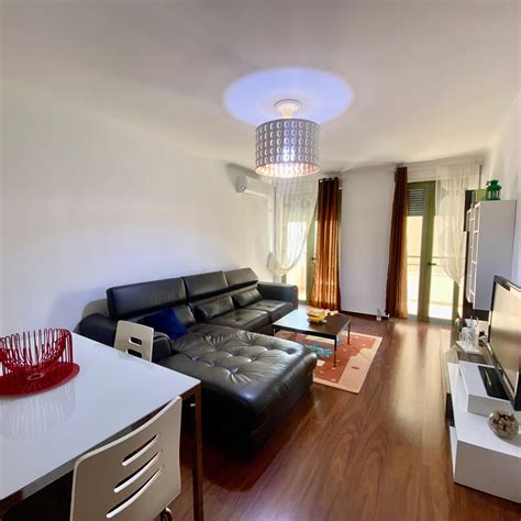 triangle real estate apartament 2 1 2 per qira 📍komuna e parisit ️🏦