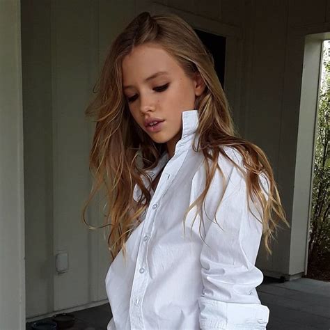 Picture Of Laura Niemas Smart Women Lab Coat Collar