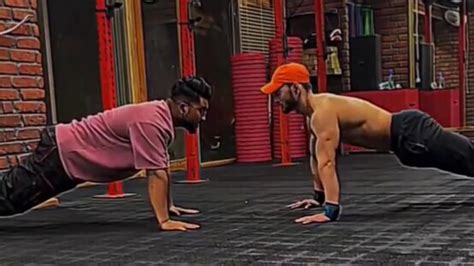 Skit On Man S Reaction To Trainer S Exercise Routine Leaves People In