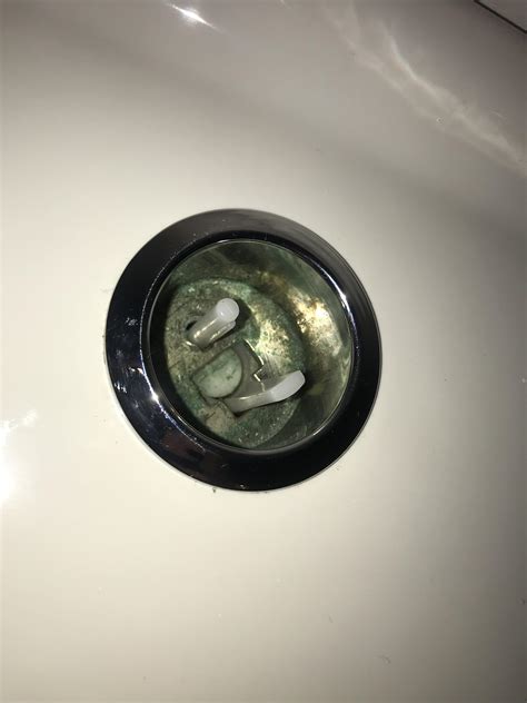 hi diy uk pals having trouble getting this flusher off the top of this