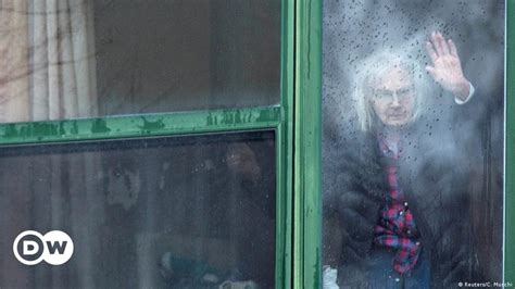 Домовете за възрастни истинските огнища на коронавирус Dw 22 04 2020