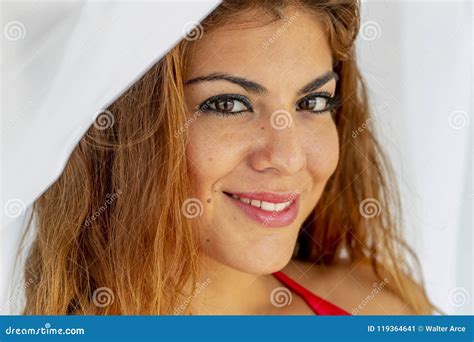 Sexy Spaanse Donkerbruine Lingerie Modelwearing Bedroom Clothing Stock Afbeelding Image Of