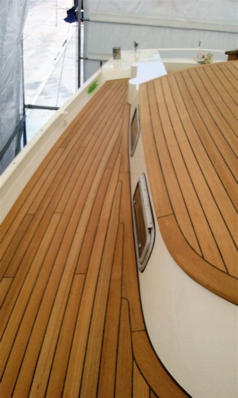 Pin En Yacht Teak Deck