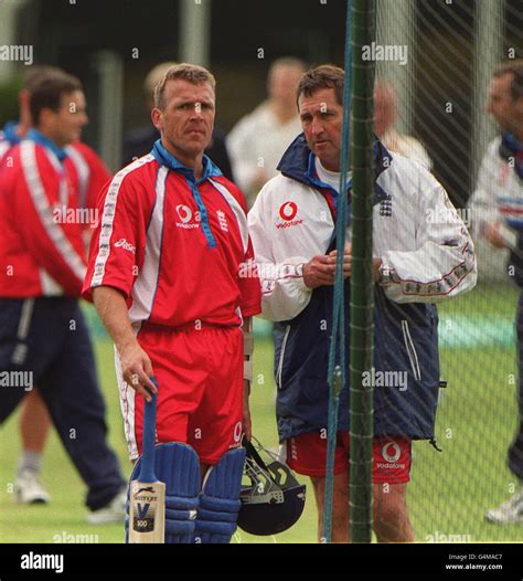 England Captain Alec Stewart Left Talks To Senior Coach Graham Gooch