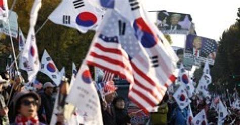 서울 도심서 열린 트럼프 방한 찬반 집회