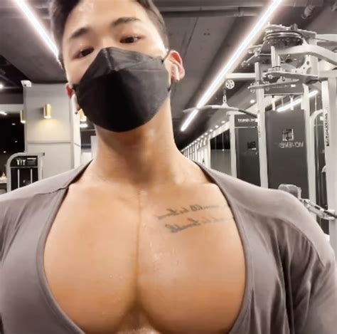 Men Nipples And Pecs Image Thisvid Tube