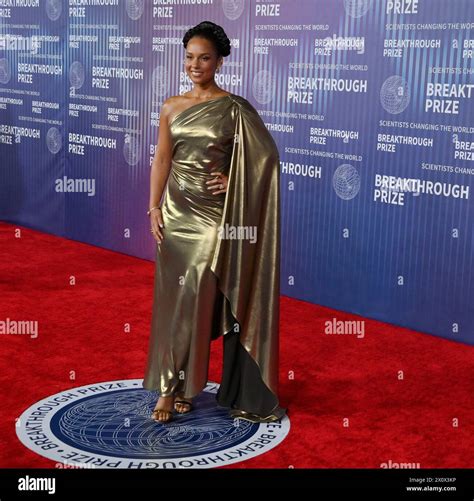 Alicia Keys Attends The 10th Annual Breakthrough Prize Ceremony At The