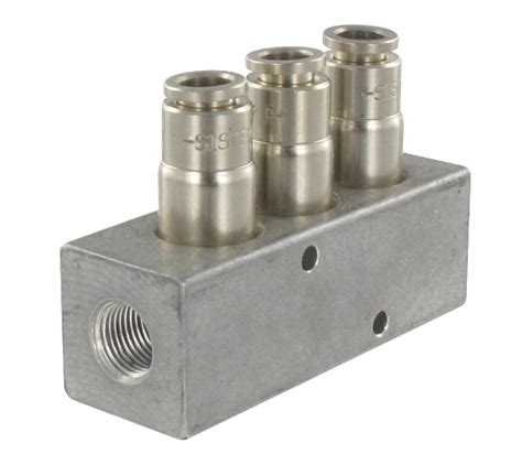 Distribution Frame With 3 Push In Outlets In Aluminium And Nickel